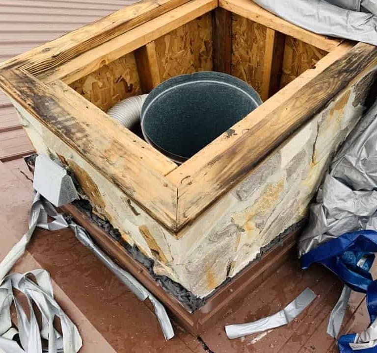 7 Signs Of Serious Chimney And Fireplace Damage | Sootmaster